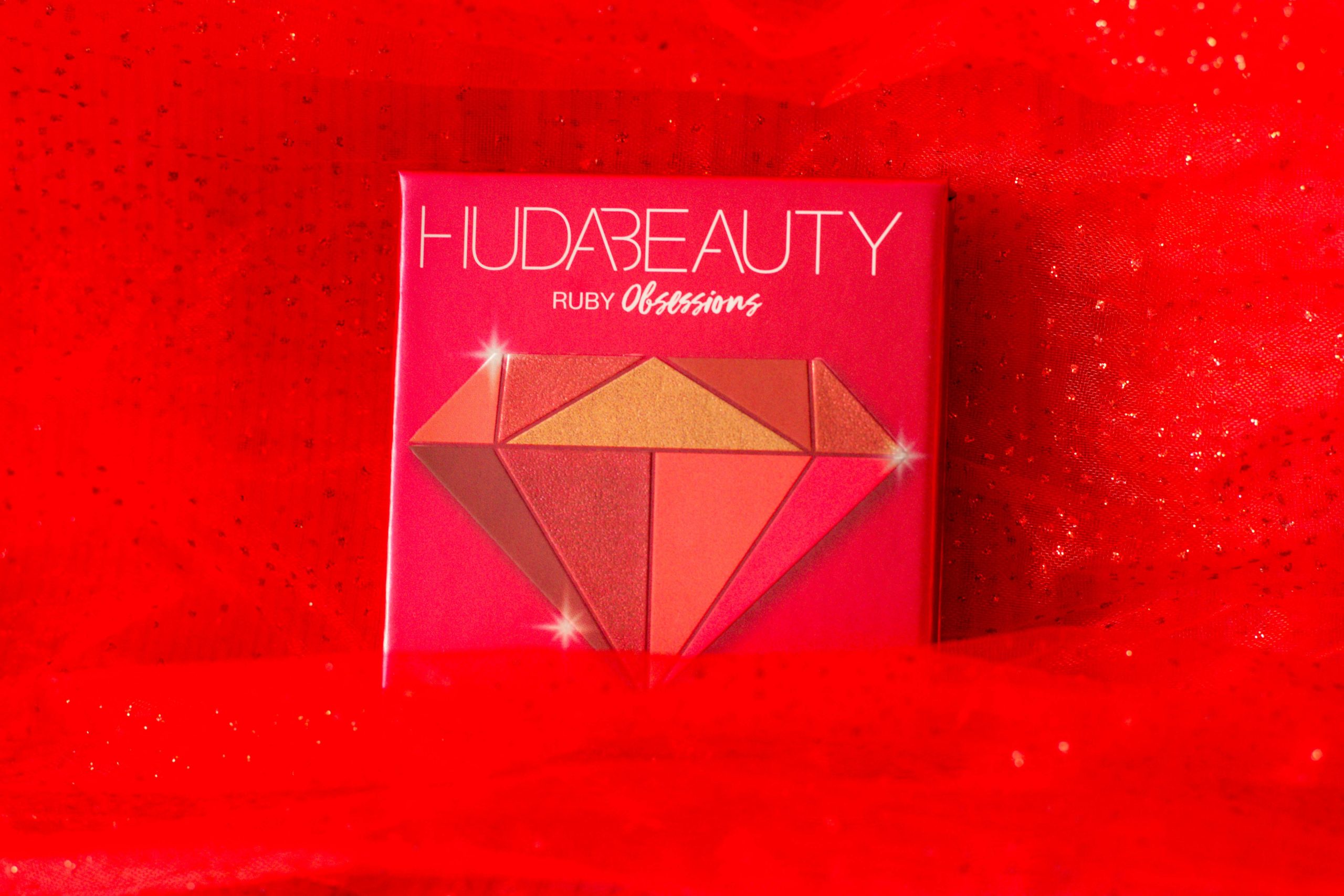 Huda Beauty Obsessions : Ruby - Red Amentia Blogueuse lyonnaise